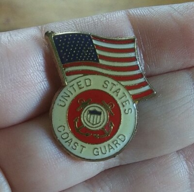 VINTAGE ~ US COAST GUARD USCG LOGO & FLAG USA HAT JACKET LAPEL PIN ...
