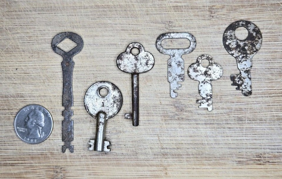 LOT of 6 Vintage OLD Steel SKELETON KEYS VINTAGE PADLOCK KEYS FLAT KEYS ...