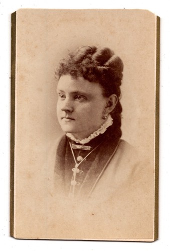 ANTIQUE CDV CIRCA 1880s R.H. FURMAN GORGEOUS YOUNG LADY ROCHESTER NEW ...