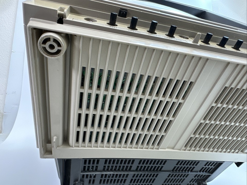 Commodore Model 1701 Video Color Monitor - Works! - For Vic20 C64 Atari ...