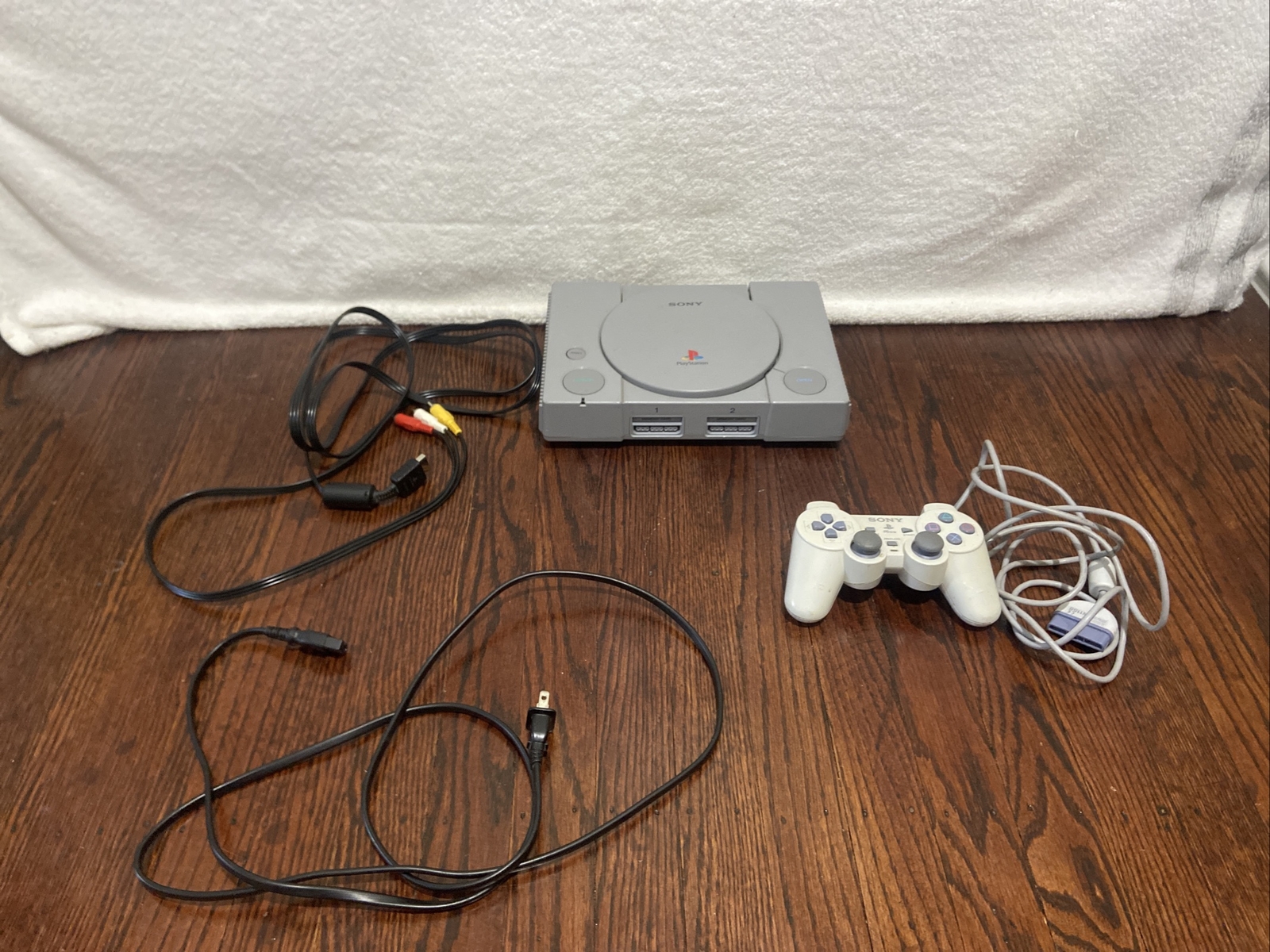 Sony Playstation Grey Console SCPH-7001, TESTED w cables & contoller ...