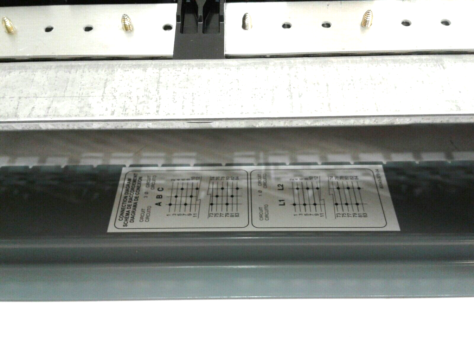 Square D NQ442L2 Panelboard Interior 225A Main Lugs 42 Circuit Poles ...
