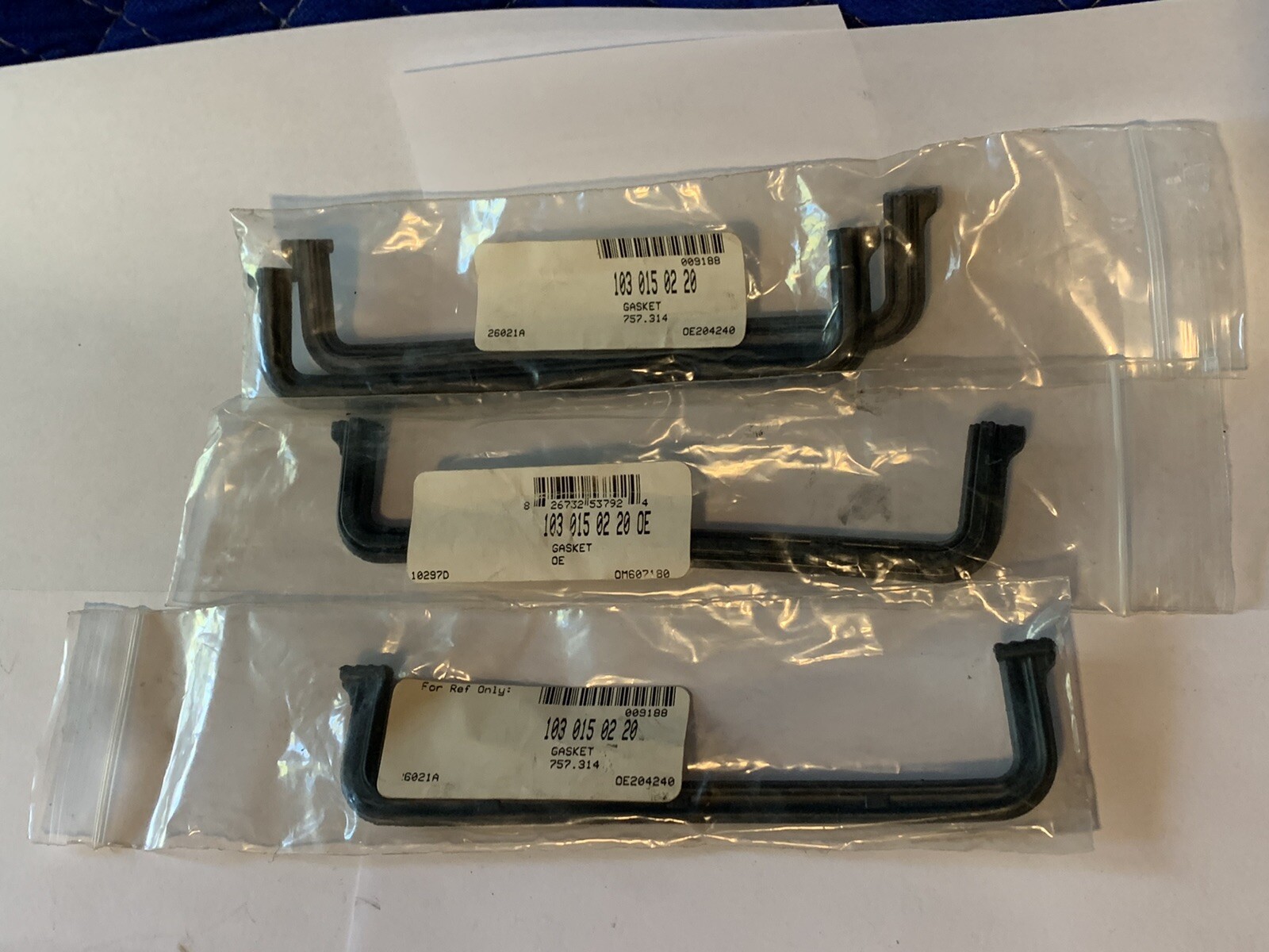 NOS Lot of 4 Mercedes W124 W126 190E Engine Timing Chain Case Gasket ...