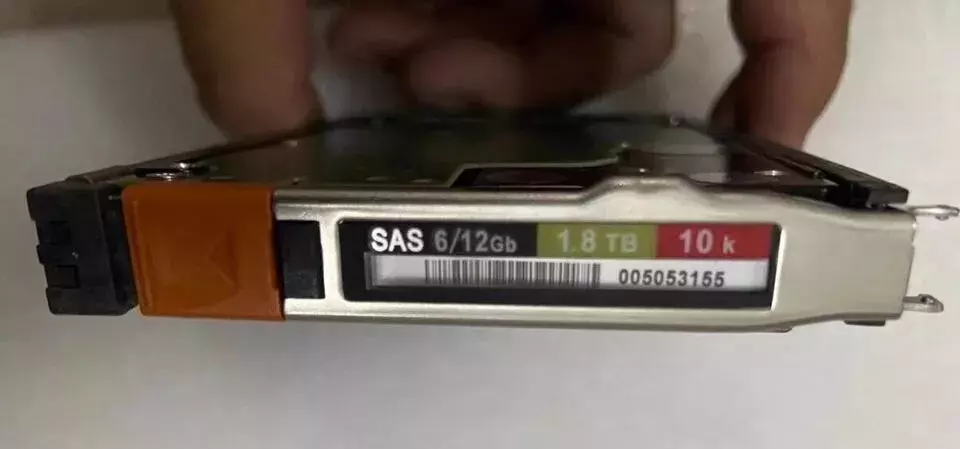 EMC D4-2S10-1800 005053155 1.8TB SAS unity XT 380 480 10K 2.5" SAS HARD ...