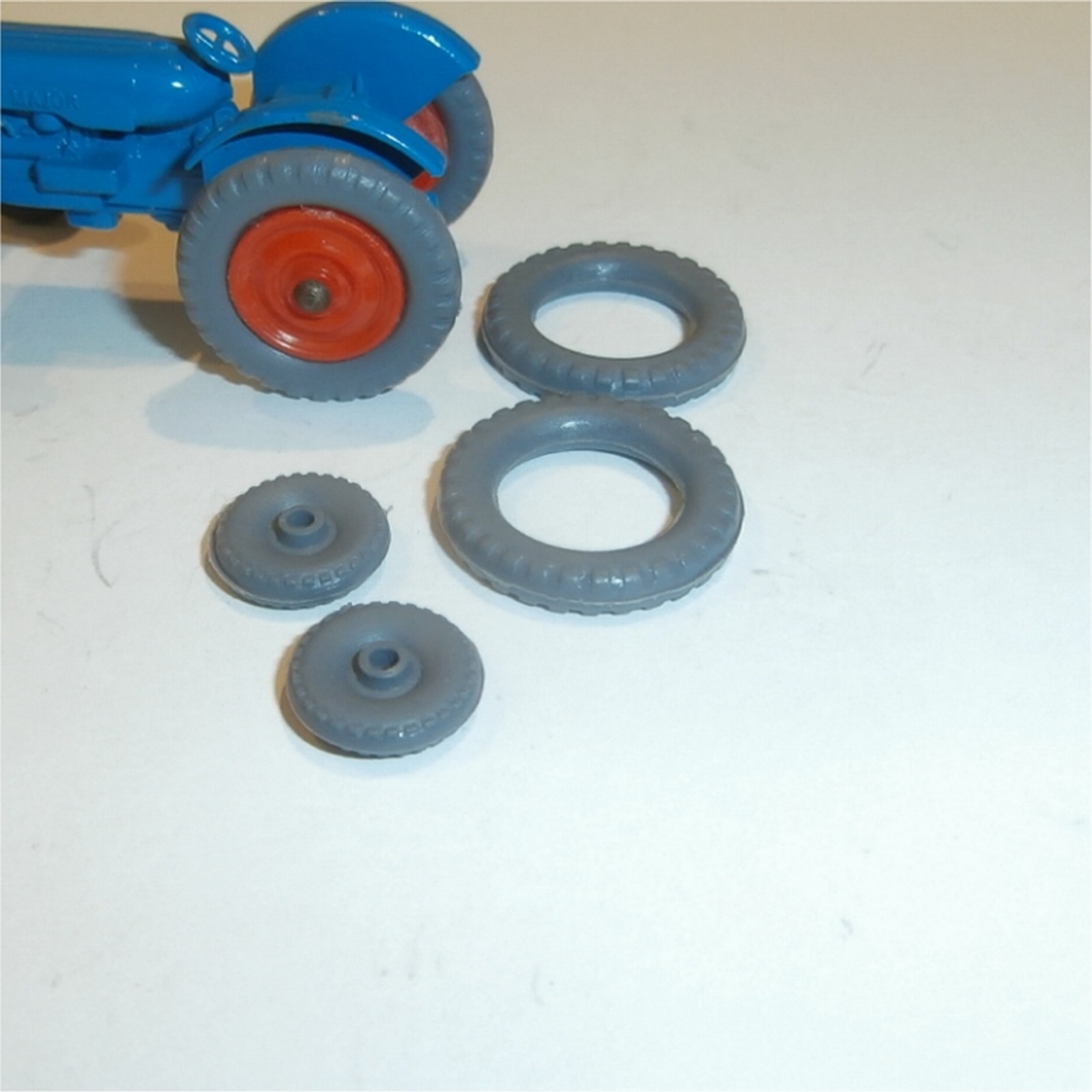 Matchbox Lesney 1-75 72a Tractor Tires 2 Rear Tyres 2 Front Wheels Set ...