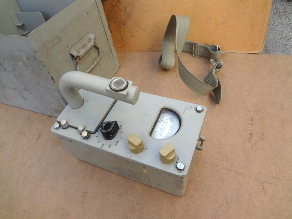 Radiation Detector US Navy Radiac IM-75/PDR-18A Radiacmeter With Case ...