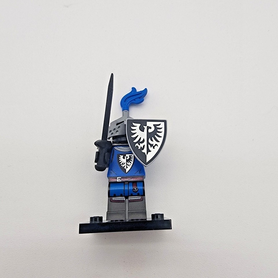 LEGO CASTLE LION KINGHTS,BLACK FALCON MINI FIGURES,WEAPONS,ARMOR ...