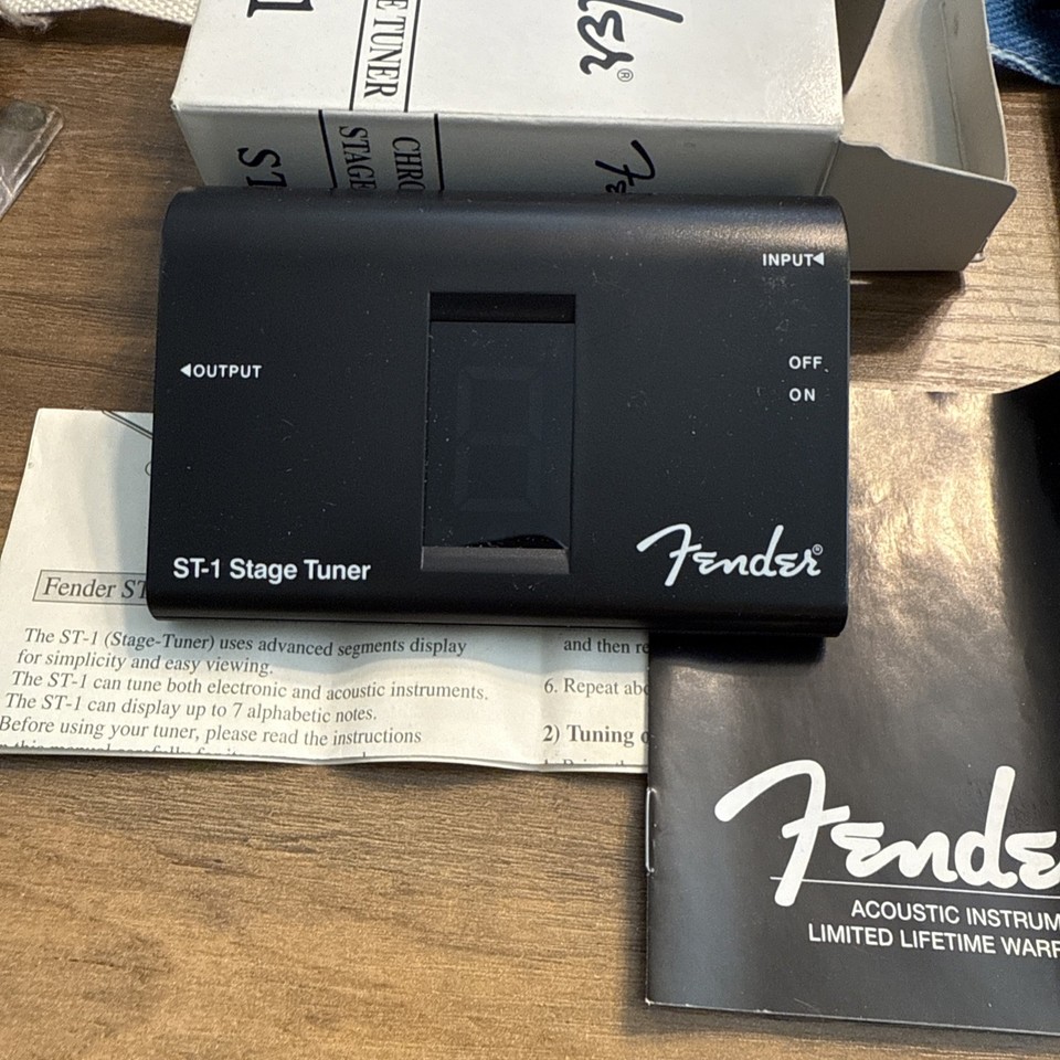 StageTuner Fender Auto Chromatic Digital Stage Tuner ST-1 Guitar Bass w ...