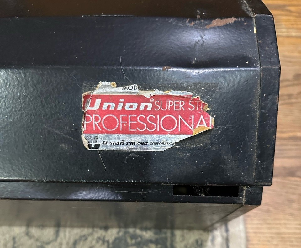 Vintage Genuine Union Steel Chest Corp. Carpenters Toolbox 32 ...