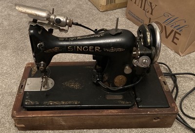Sewing Machines - 1922 Singer Sewing Machine