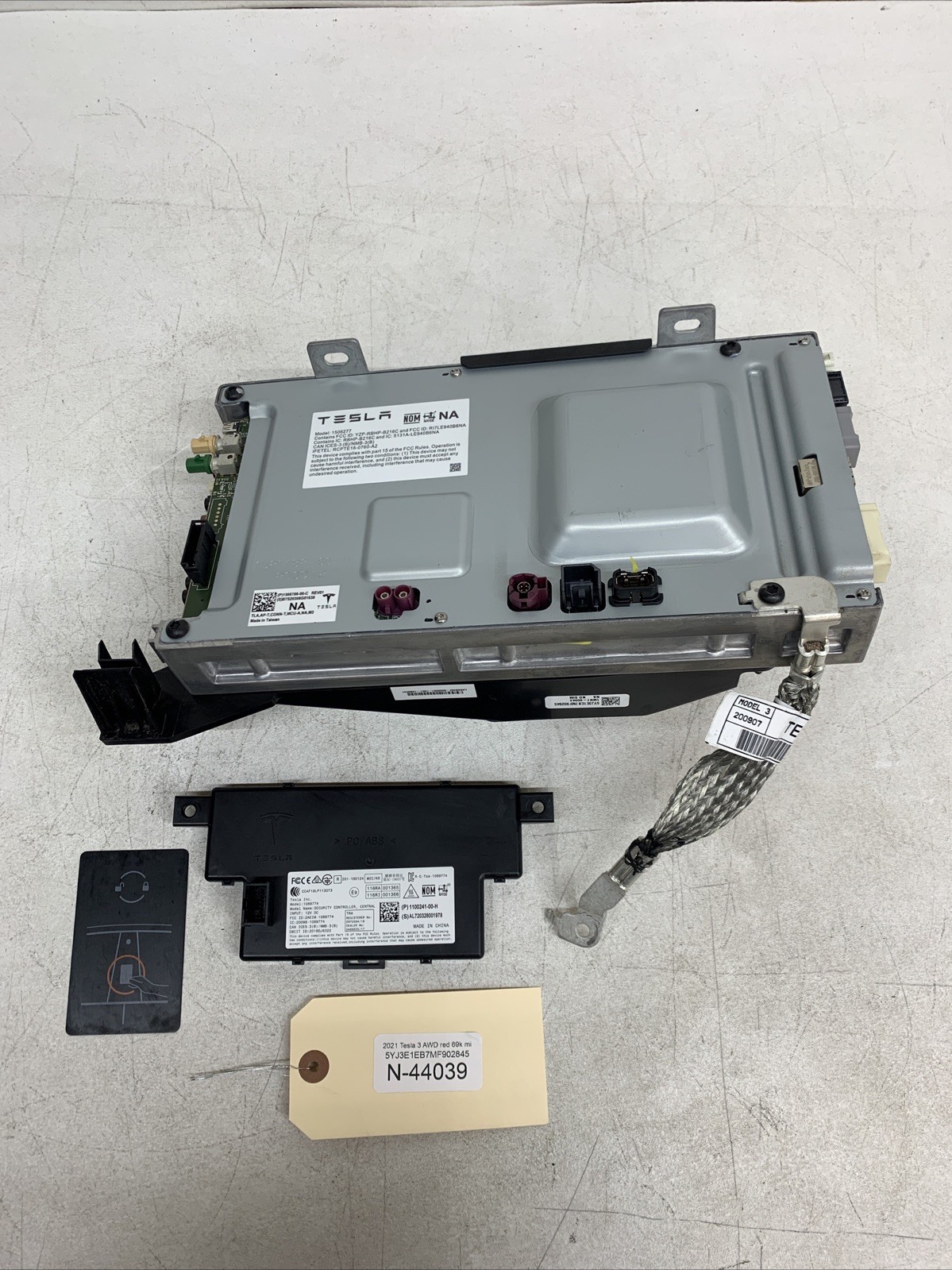 22-23 TESLA Model 3 MCU Computer w/vsec & key Ryzen RWD 1566786-00-C ...