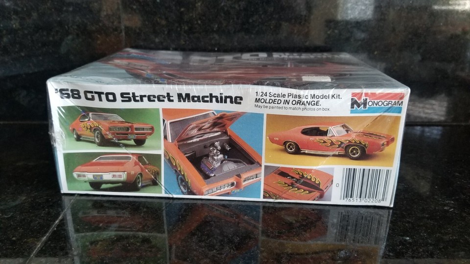 OLDER MONOGRAM 1968 PONTIAC GTO CAR 1/24 SCALE MODEL KIT | eBay