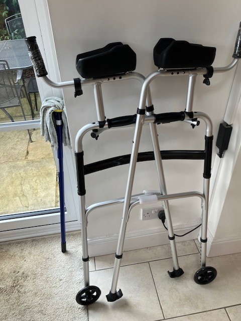 VEVOR folding forearm walker with detachable armrests and height ...