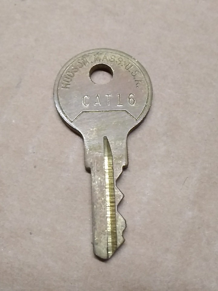 HUDSON # CAT16 CAT 16 - House Trunk Padlock Lock Key USA Antique | eBay
