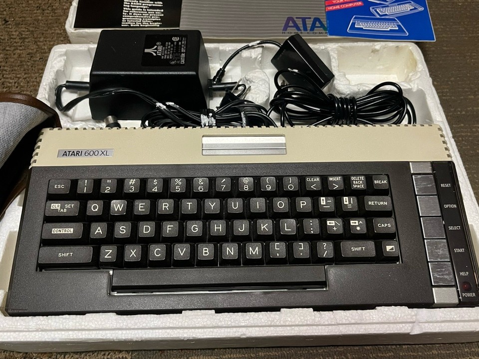 Vintage 1983 Atari 600XL Computer Complete in Box Works Great CIB Damaged Box | eBay