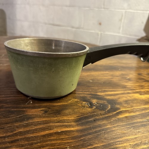 Small Club Pot Avocado Green Tight Handle Flower On Bottom | eBay