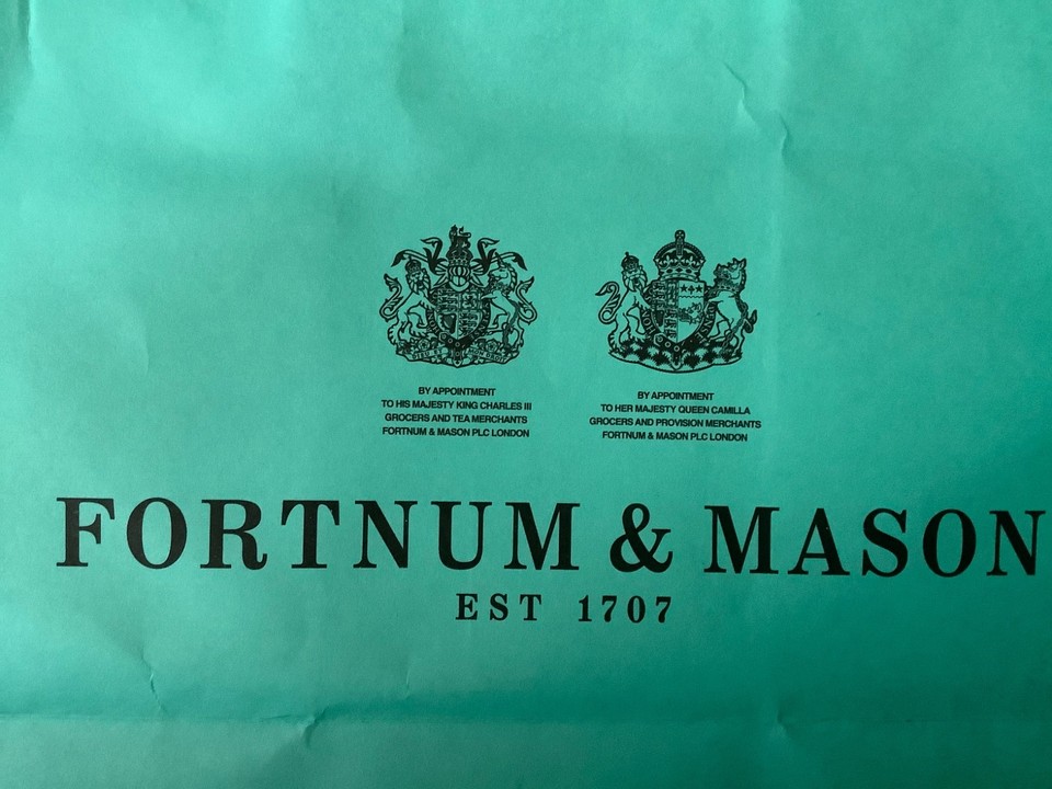Fortnum & Mason Paper Carrier Bags x 6 & Ribbon 🎁 | eBay UK