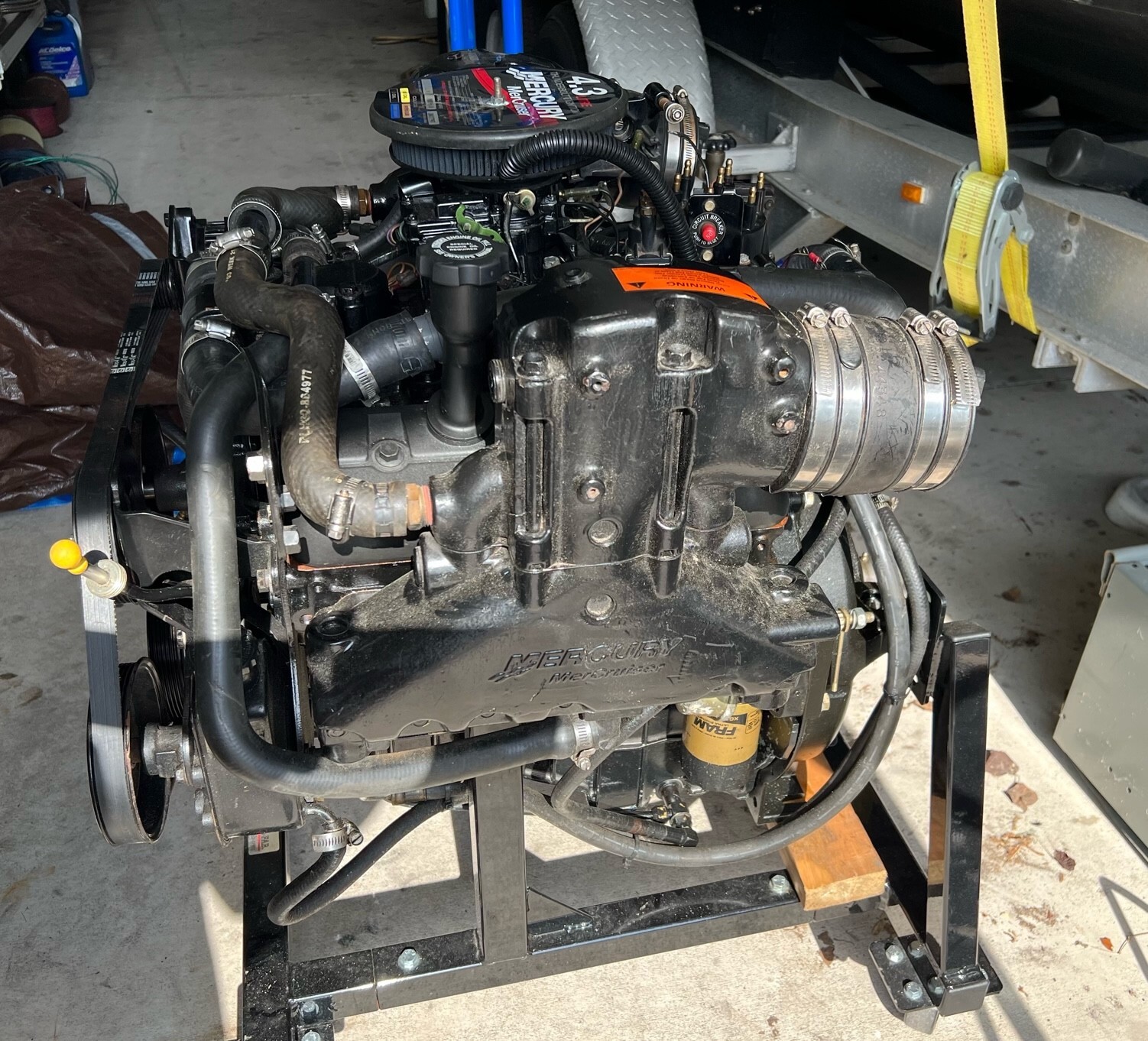 4.3 Mercruiser Complete externals. Will part out. Engine cracked ...