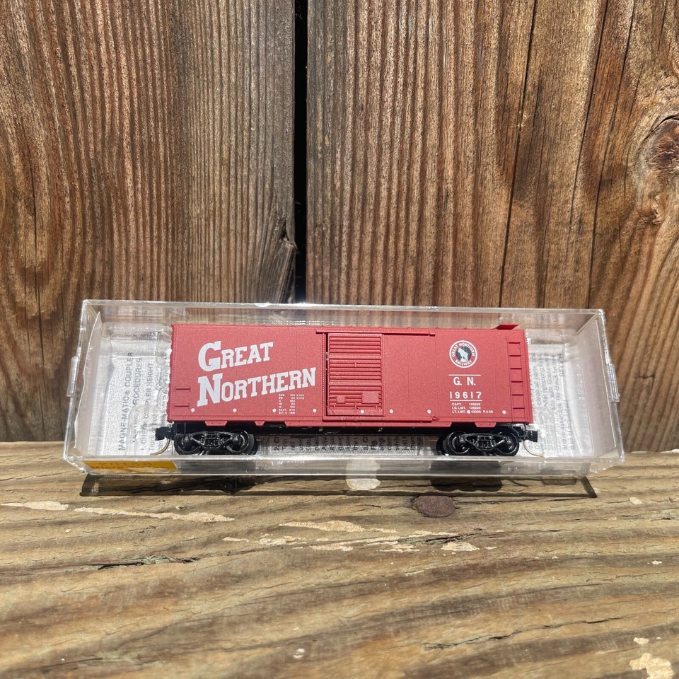 MTL Micro-Trains 20186 Great Northern GN 19617 40 foot boxcar Circus ...