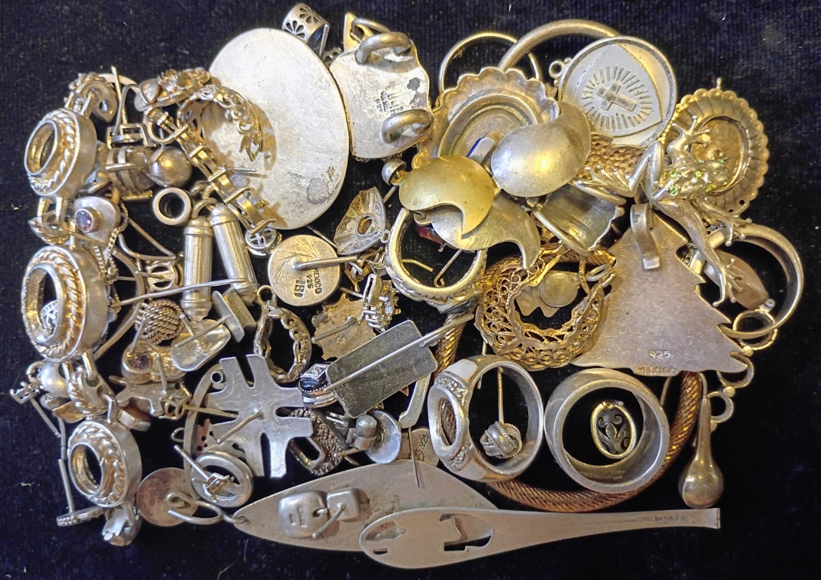 Sterling Silver Jewelry Scrap Lot 209g Rings Pins Pendants Earrings All ...