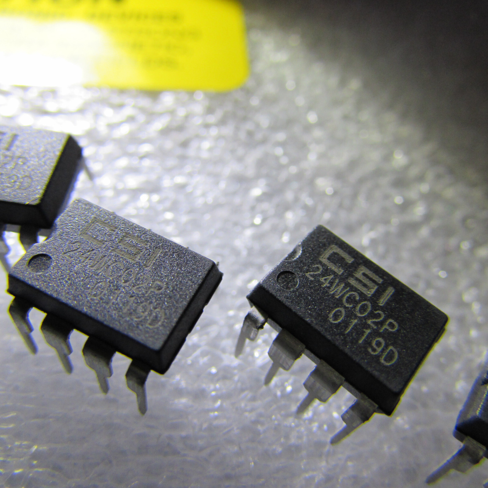 24WC02P CSI Catalyst 2K-bit SERIAL EEPROM 8pin Dip (5 Pieces) NOS FAST ...