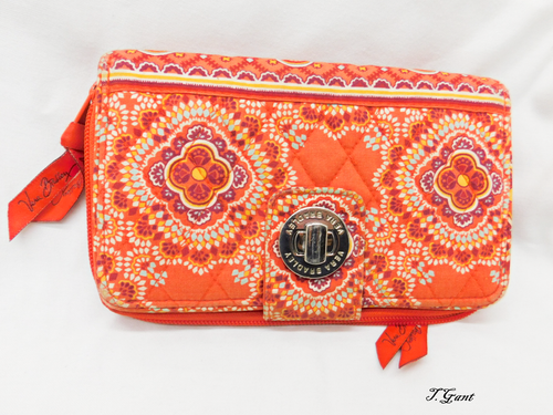 Vera Bradley Quilted Turnkey Wallet Holds lots of cards | eBay