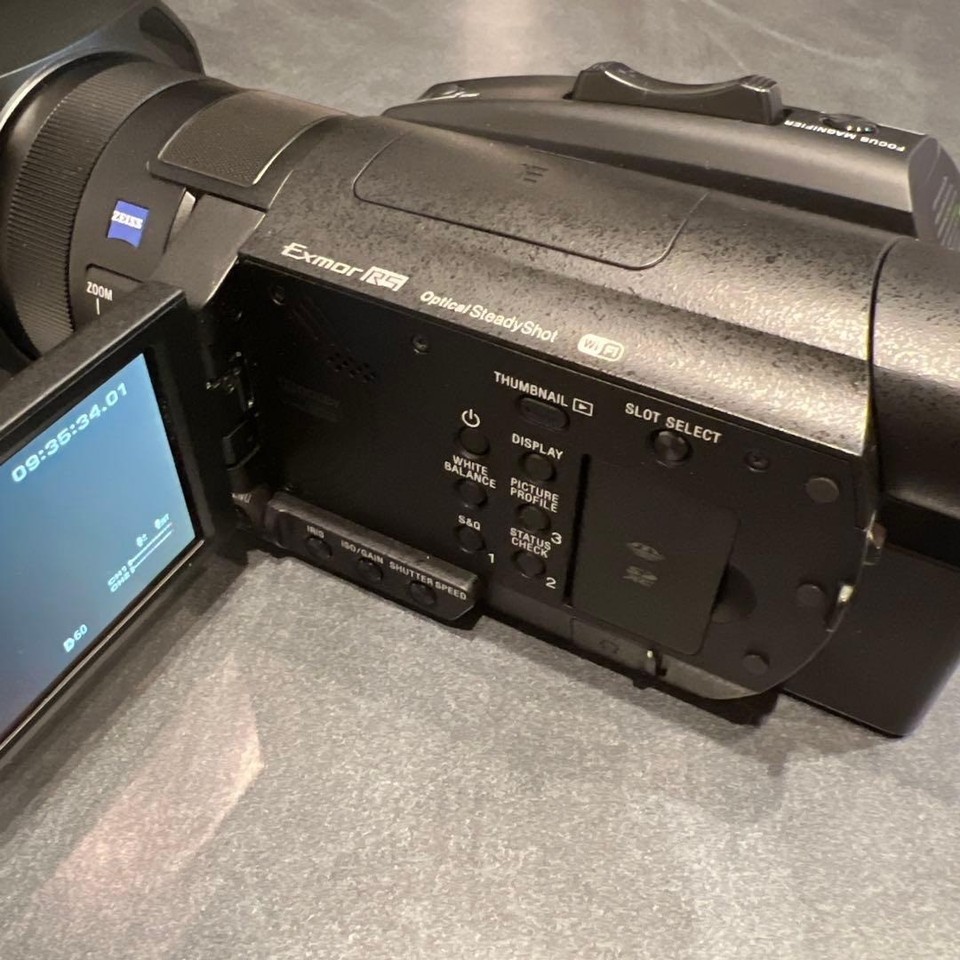 Sony FDR-AX700 4K Video Camera Handycam tested w/ Adapter 64GB SD card ...
