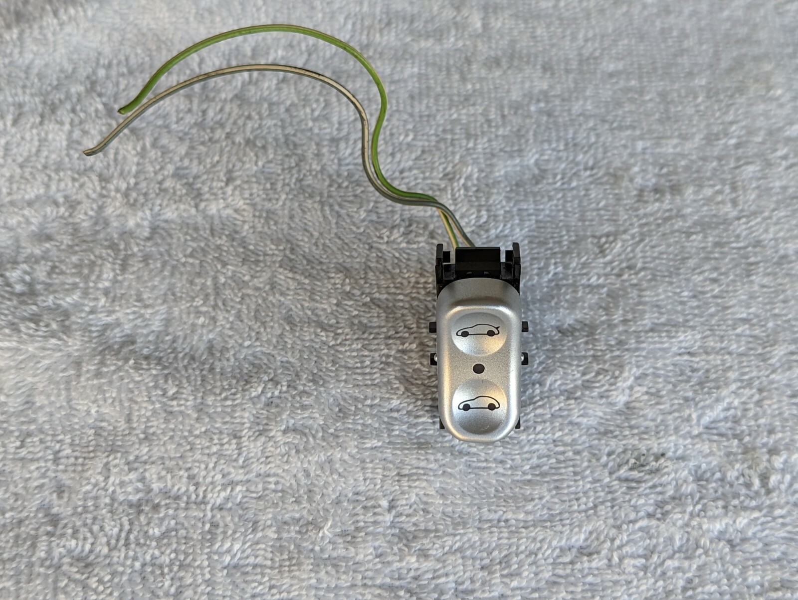 2004-2008 Chrysler Crossfire Rear Power Spoiler Wing Switch A1938200110 ...