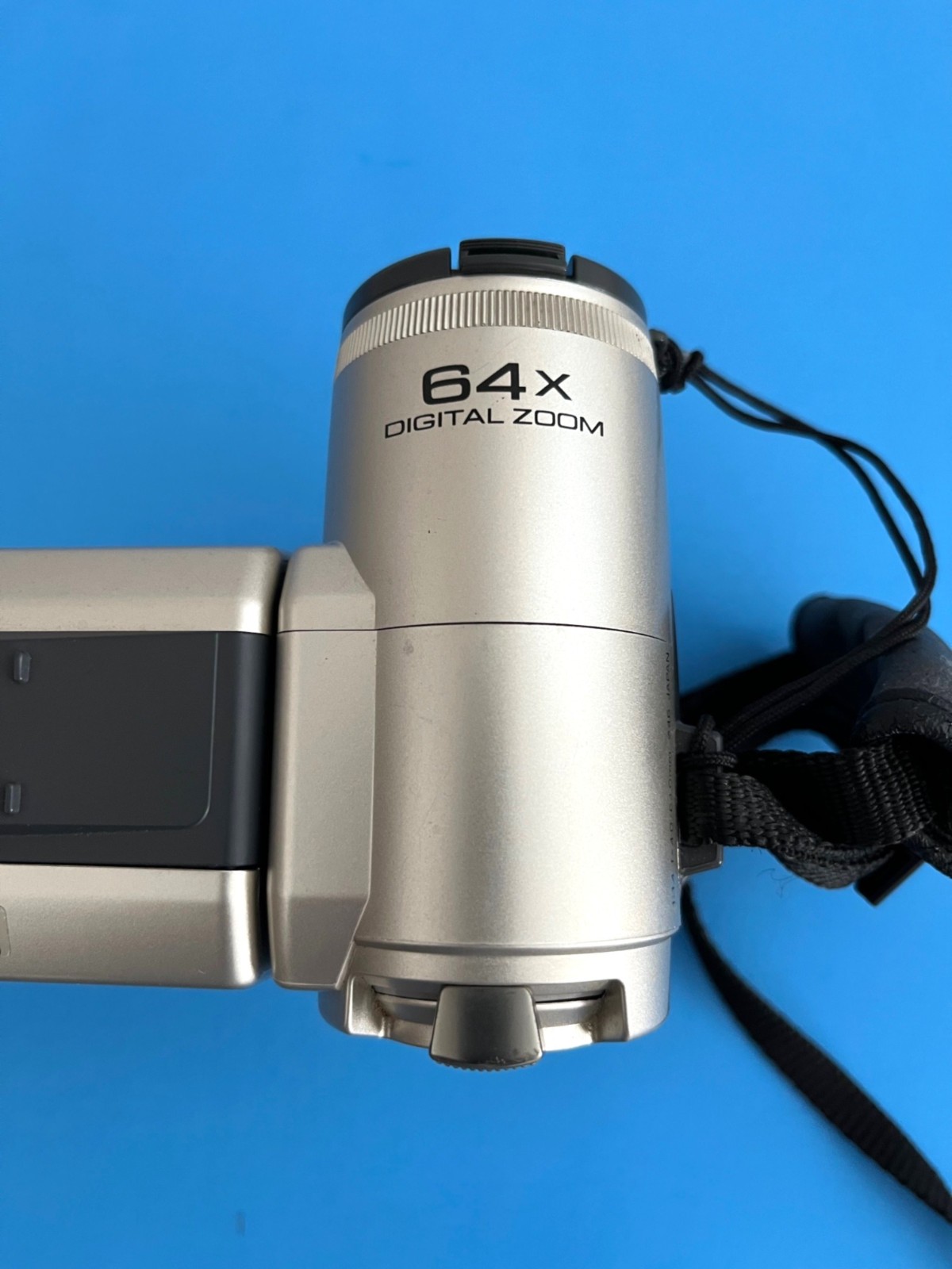 Sharp VL-E785 ViewCam 8 DIS LCD Digital Zoom Camcorder/Camera w ...