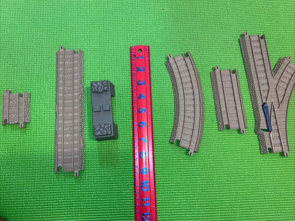 Thomas & Friends TrackMaster Motorized Railway Ultimate Track 2013 Pack ...