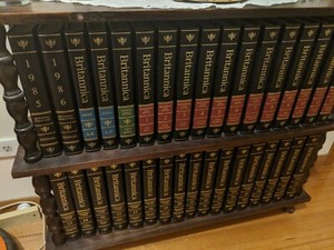Complete 28 Volume of Encyclopaedia Britannica PLUS Propaedia/ 2 ...