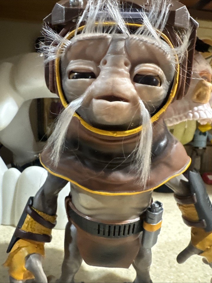 Disney Star Wars Galaxy’s Edge Droid Depot Babu Frik Interactive ...
