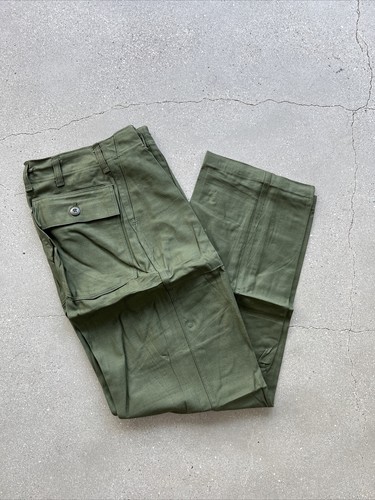 Looking for information about Vietnam War equipment and issued uniforms ...