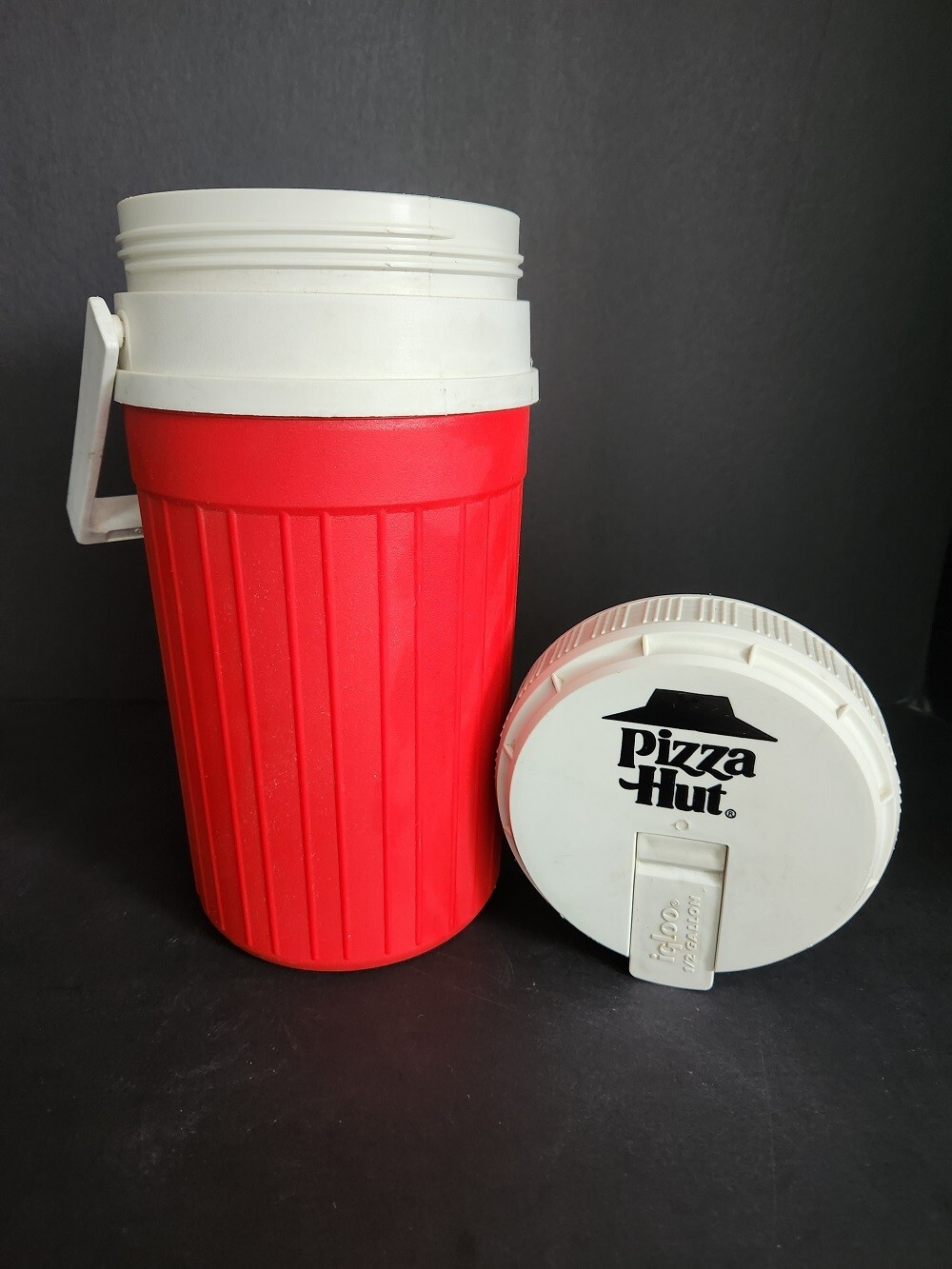 Vintage Pizza Hut Relief Pitcher Igloo 1/2 Half Gallon Cooler NICE! | eBay