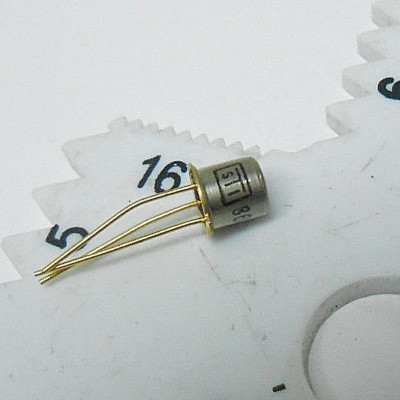 2N2368 STI TRANSISTOR 40 VOLTS/ 500 MILLIAMPS/ 360 MILLIWATTS NEW OLD ...