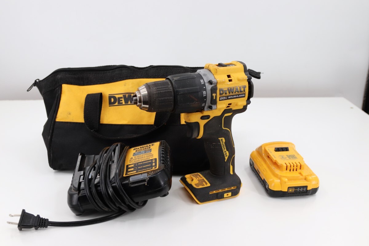 DEWALT DCD799 Drill Driver with Battery and CHarger (PZ1004165 ...
