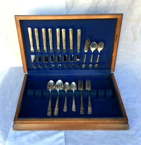 Vintage 34 pc. FLATWARE Silverplate EMBASSY BOUQUET Set for 8 Person ...