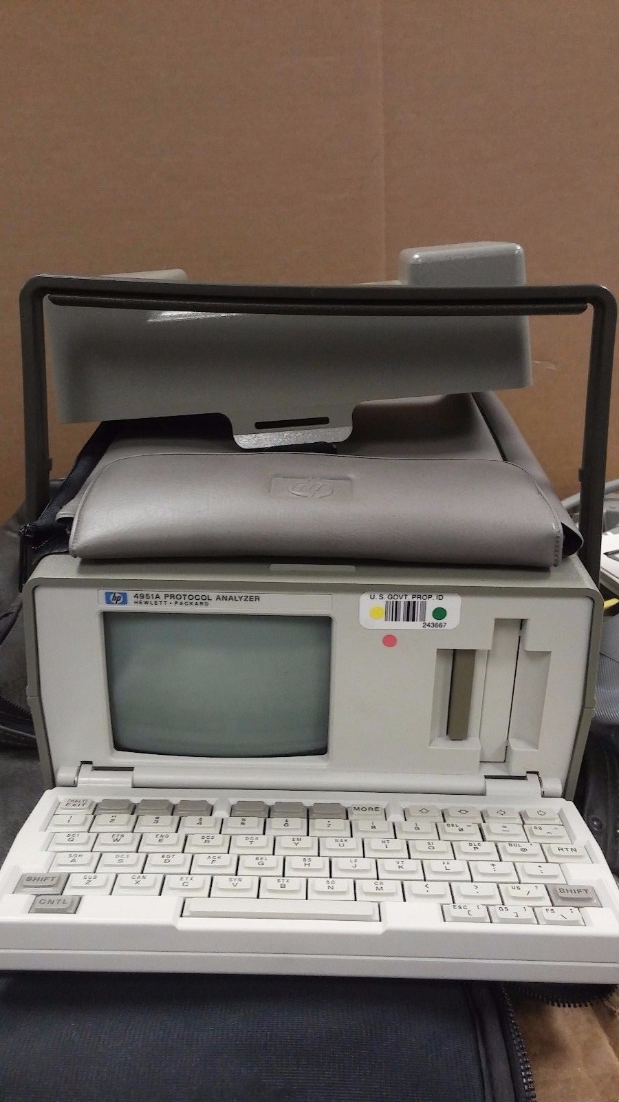 HEWLETT PACKARD 4951A Protocol Analyzer Opt 001 w 18173A Interface and ...