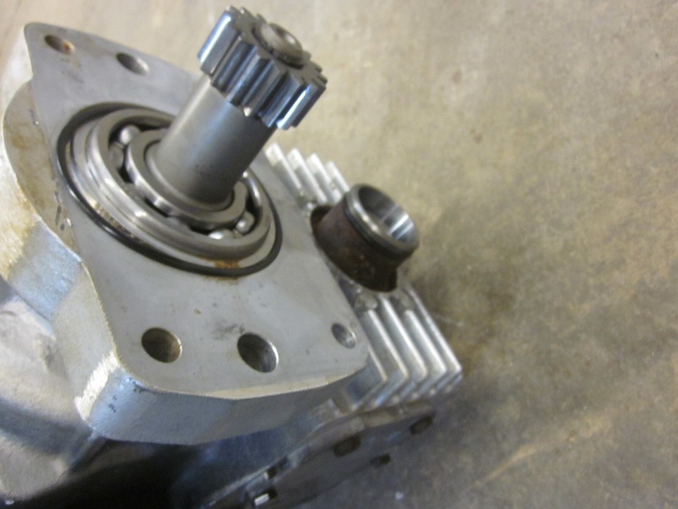 Toro Reelmaster 5200d Reel Mower Transmission Sauer Sundstrand 75-0012 ...