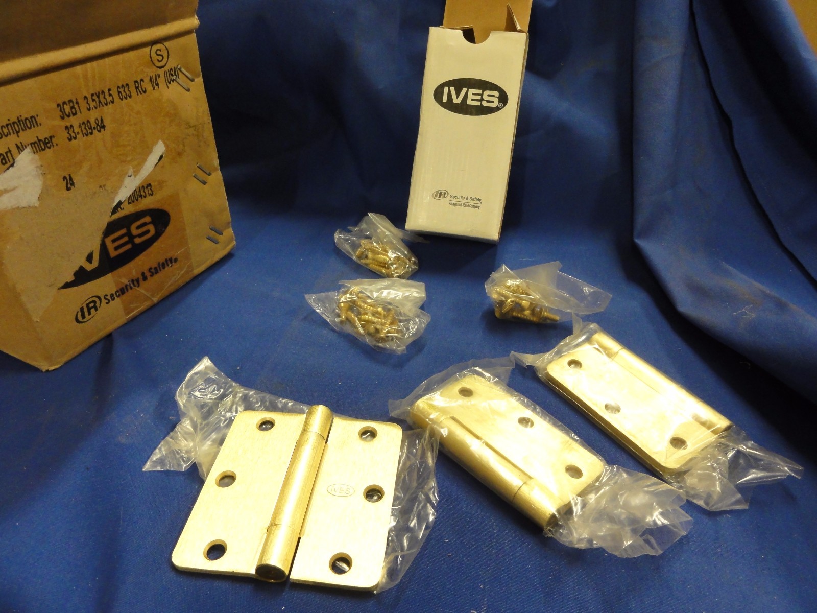 New in box 8 sets Ives Hinges 3CB1 part #33-139-84 3.5 x 3.5 hinges 24 ...