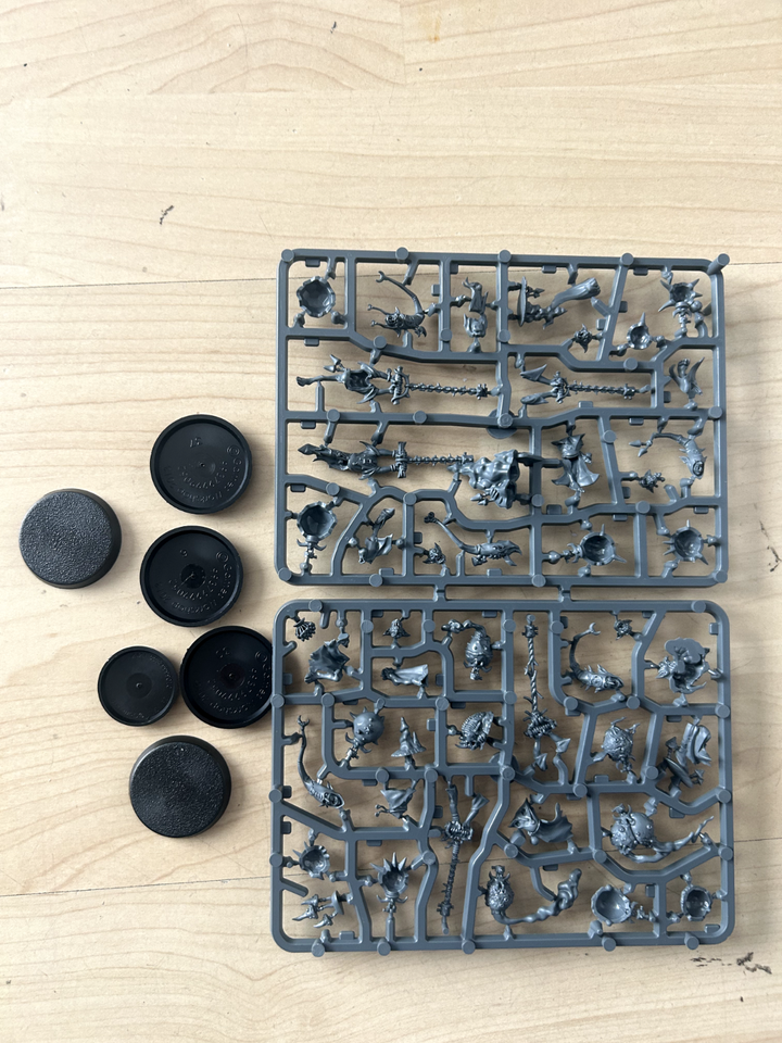 SPORESPLATTA / LOONSMASHA Fanatics sprue Gloomspite Gitz ORCS GOBLINS ...