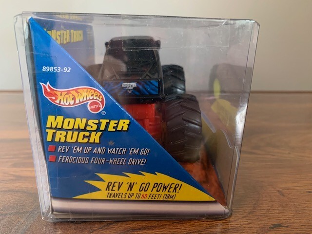Hot Wheels Monster Truck Predator / Rev and Go Power 2000 New Mattel ...