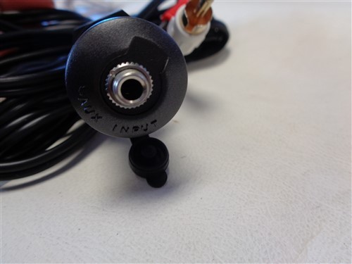 J PORT AUXILIARY INPUT JACK INTERFACE W / AUDIO CORD MALE TO MALE ...