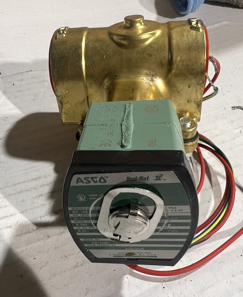 ASCO Solenoid Valve 1 1/4 in Pipe Size Valves, 120V AC, 5 psi Min. Op ...