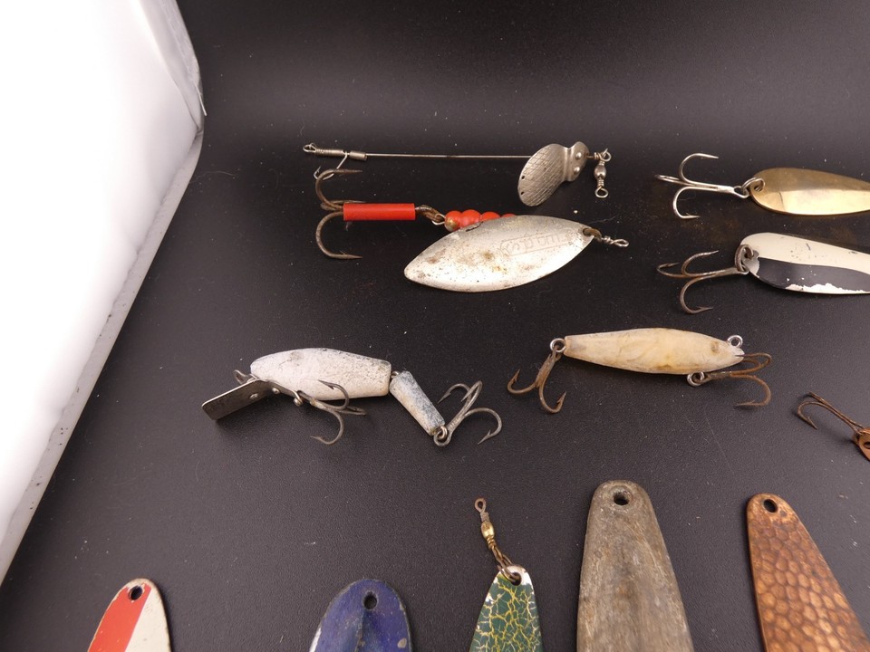 21 PC VINTAGE FISHING LURE LOT SPOONS MEPPS HERTERS TONY ACCETA LITTLE ...