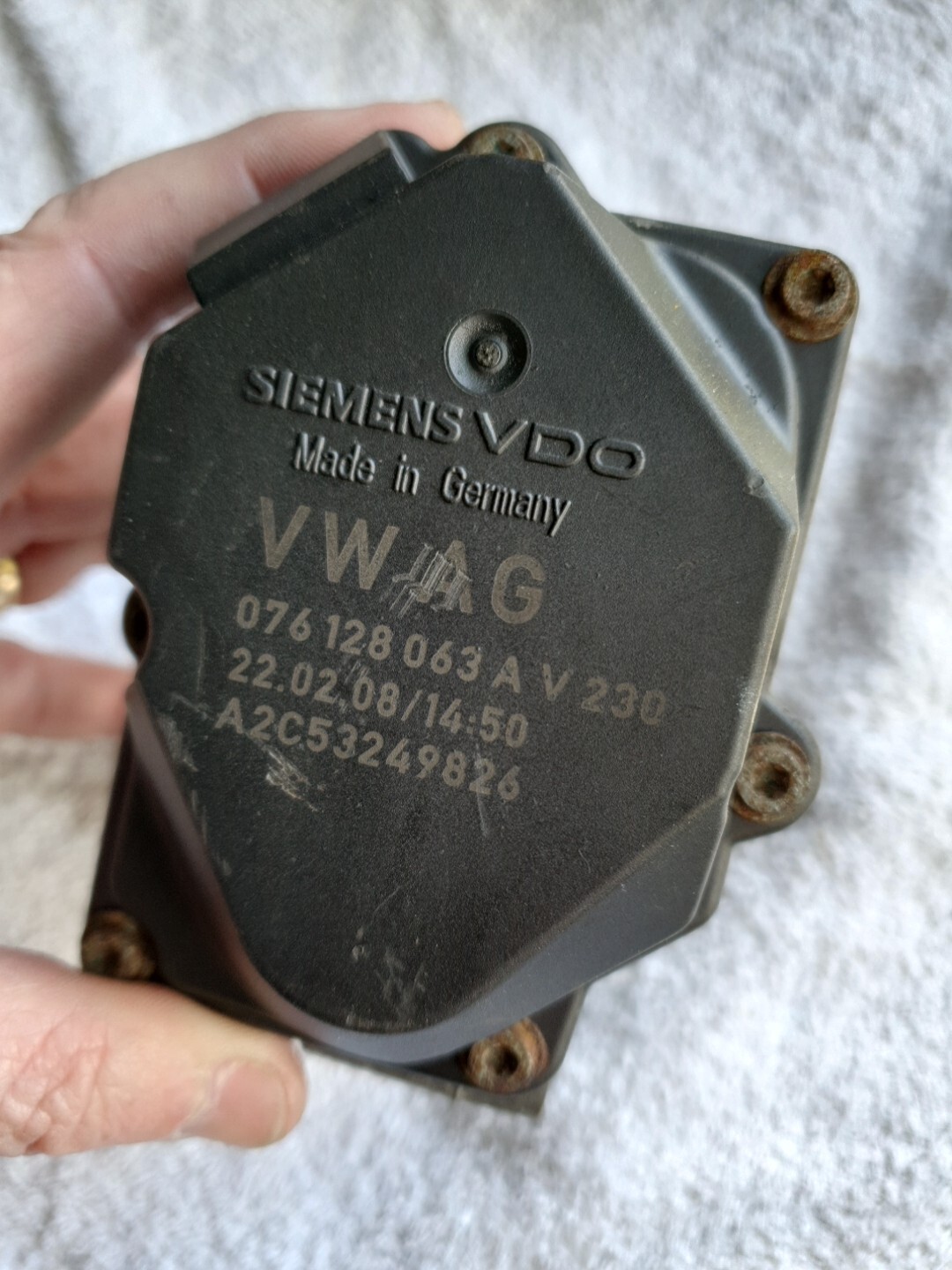 VW T5 Transporter 2.5 Throttle Body Valve Used OEM VW 076128063A | eBay