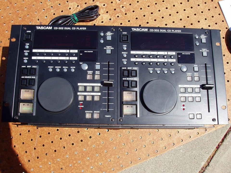 TASCAM MODEL CD-302 DUAL CD PLAYER TEAC PROFESSIONAL RACK MOUNTABLE ...