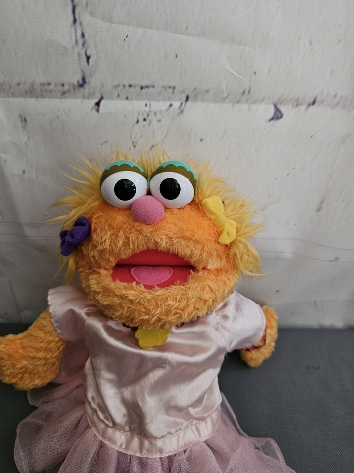 Vintage 2003 Gund Sesame Street Zoe Plush Hand Puppet #75859 Pink Dress ...