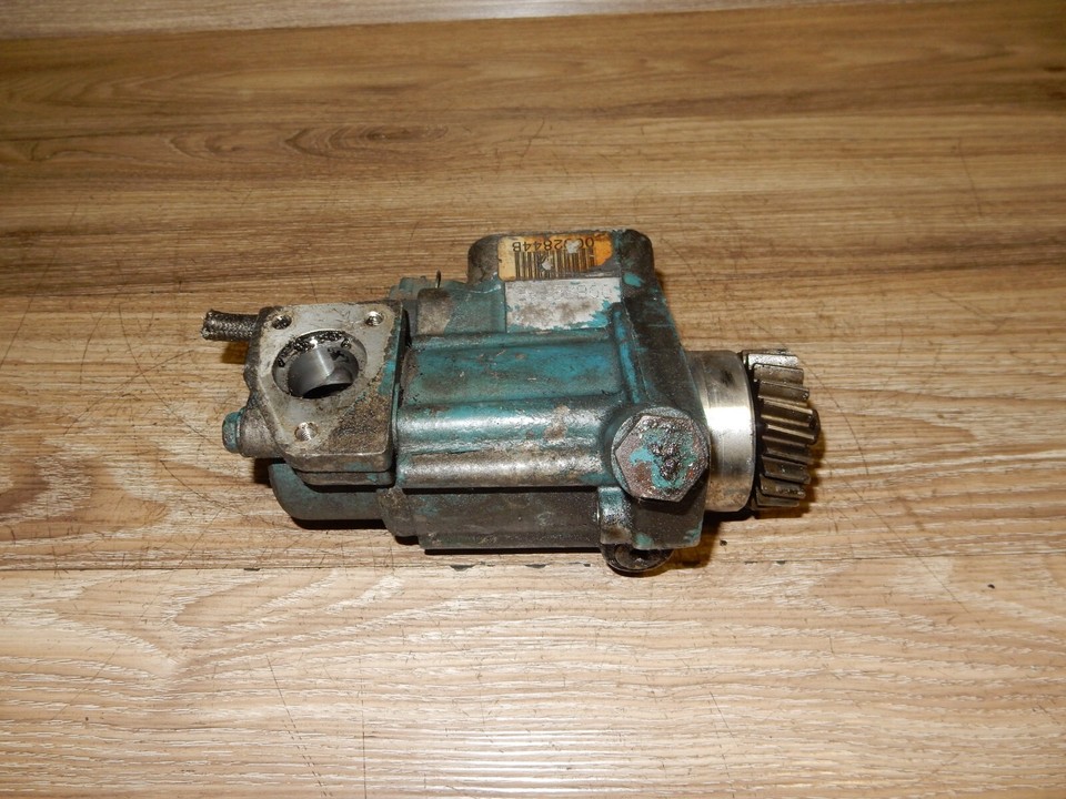 Original Engine DT466E / DT466 Navistar High Pressure Oil Pump HPOP OEM ...