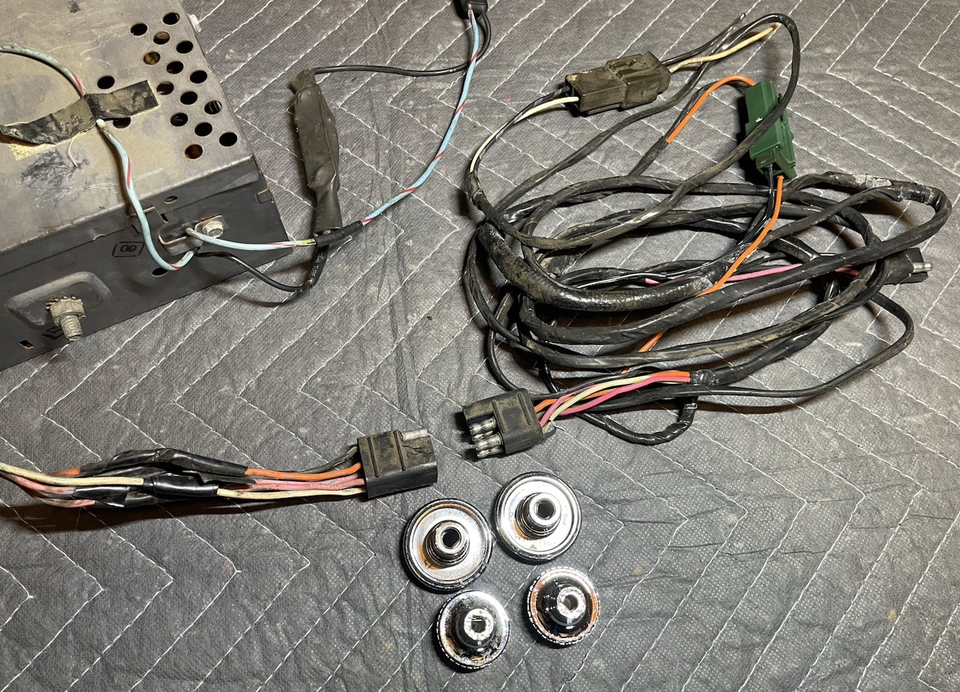 1978 1979 FORD MUSTANG F100 OEM AM FM Stereo Radio Slide Bar 7840 D8AF ...
